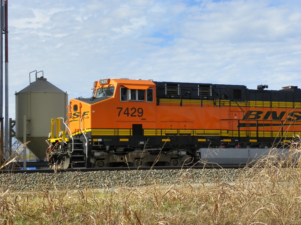 BNSF ES44DC 7429